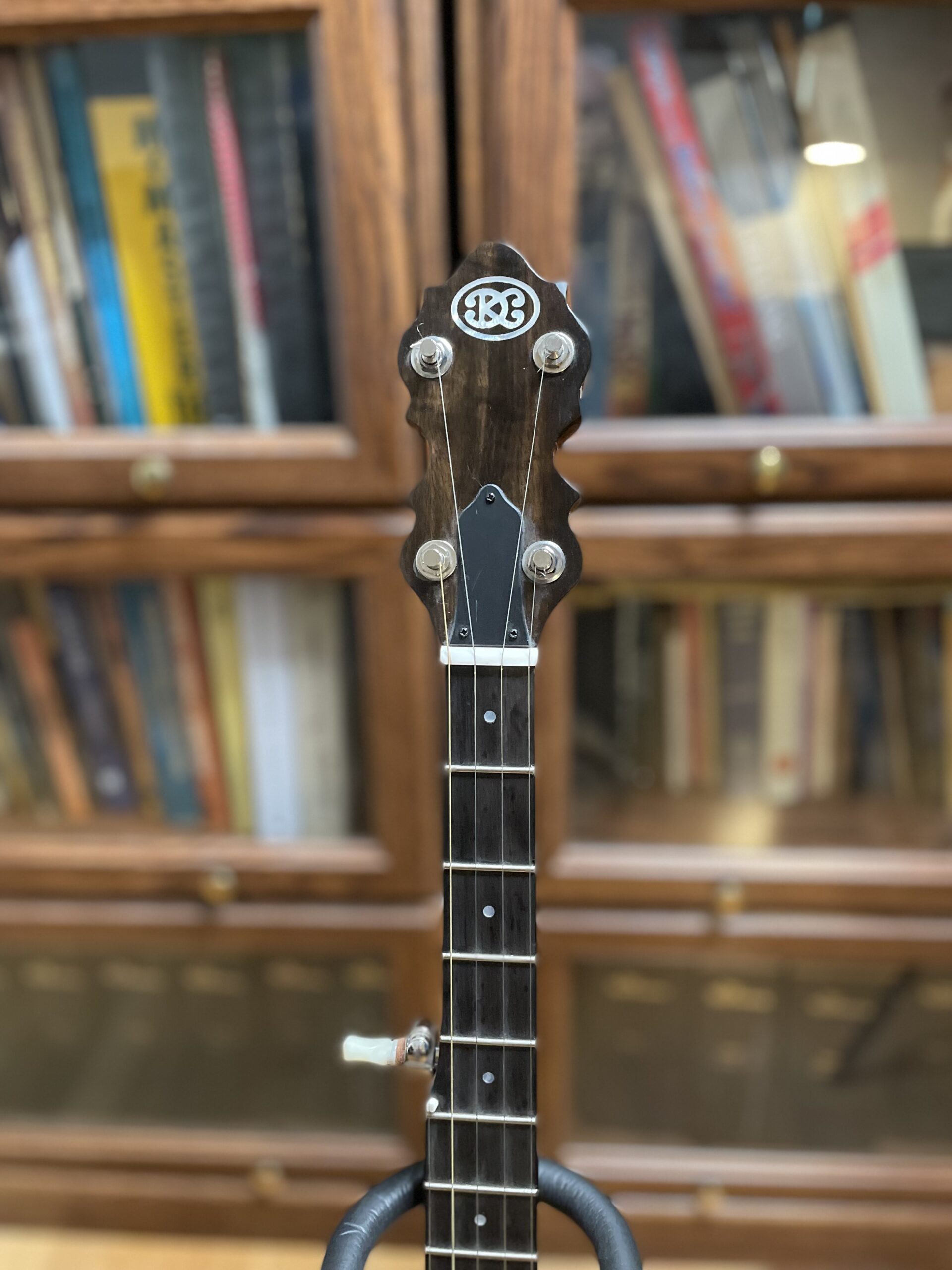 Open Back Banjo Scoop No-Knot Tailpiece (Mahogany)