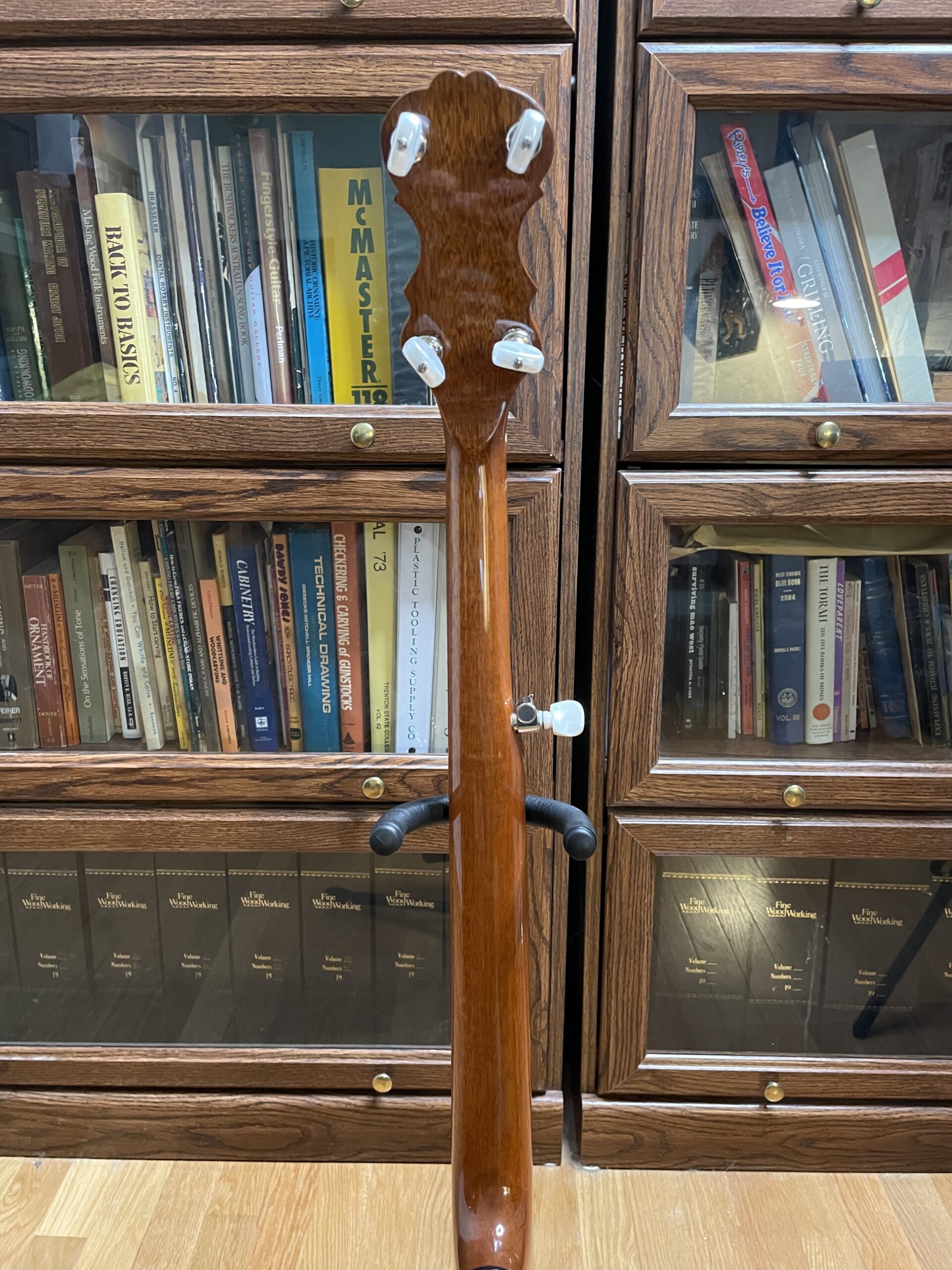 Open Back Banjo No-Knot Tailpiece (Mahogany)